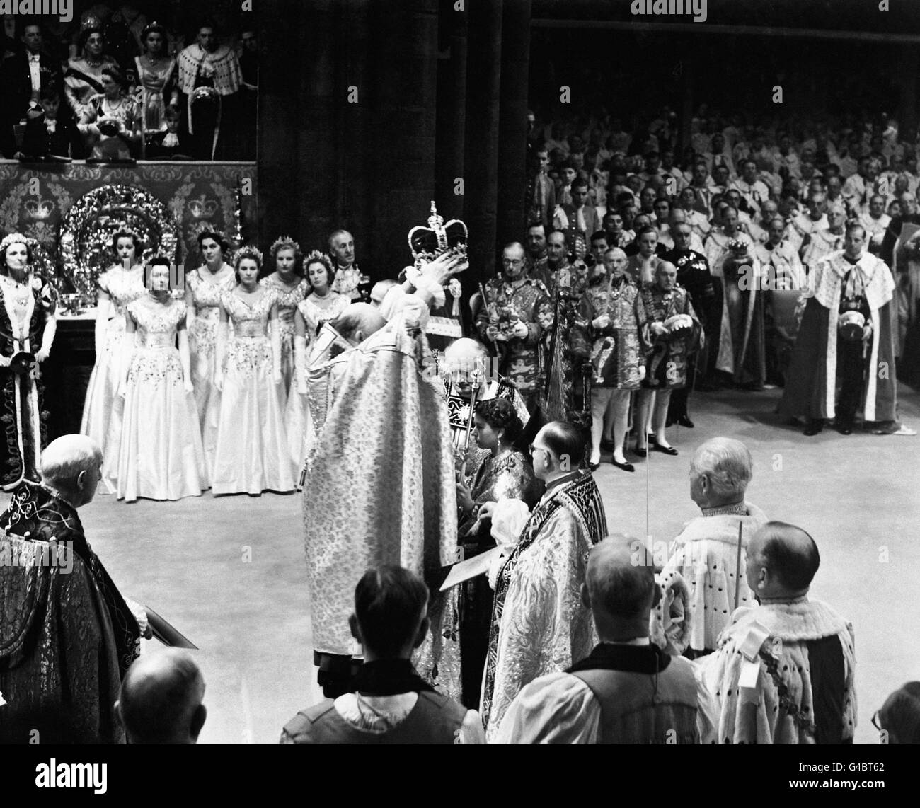 Crowned in westminster abbey Black and White Stock Photos & Images - Alamy