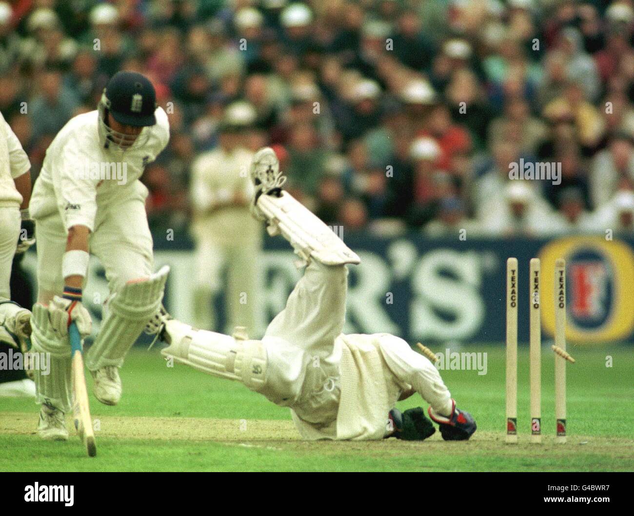 Cricket stewart stumps hi-res stock photography and images - Alamy
