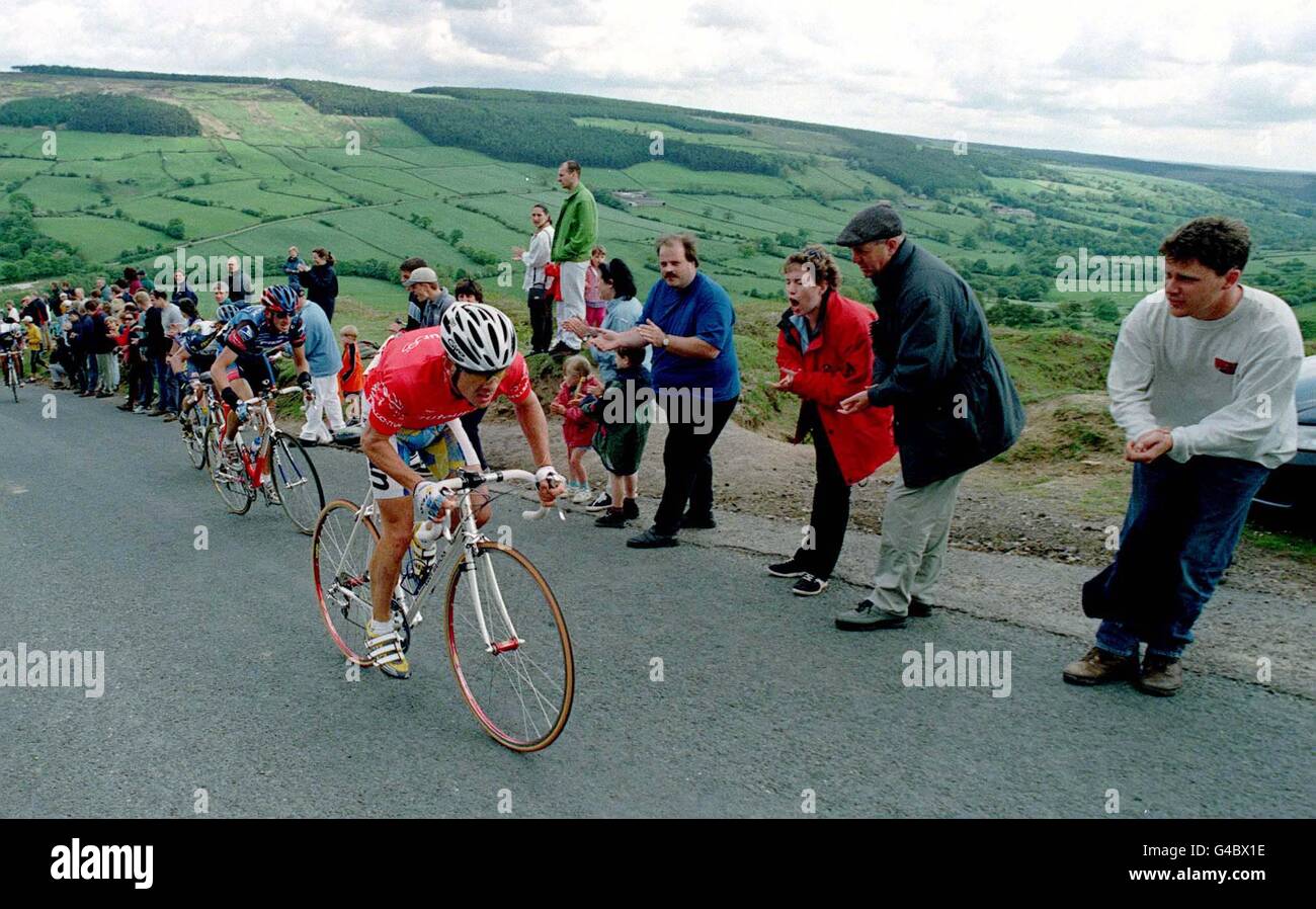 Chris Boardman, competing in the Prutour Cycle Race Around Great ...