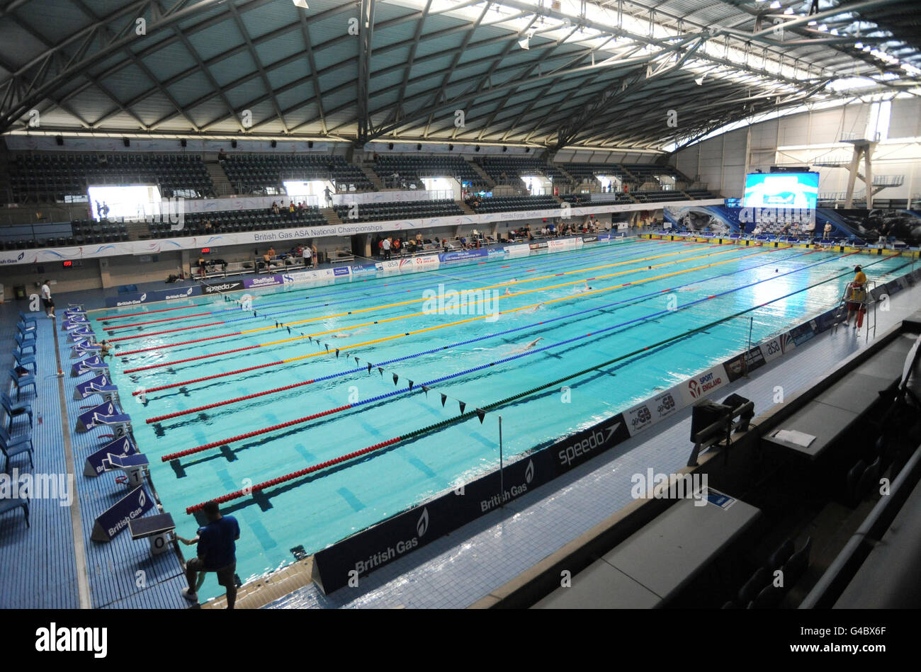Ponds forge swimming pool hi-res stock photography and images - Alamy