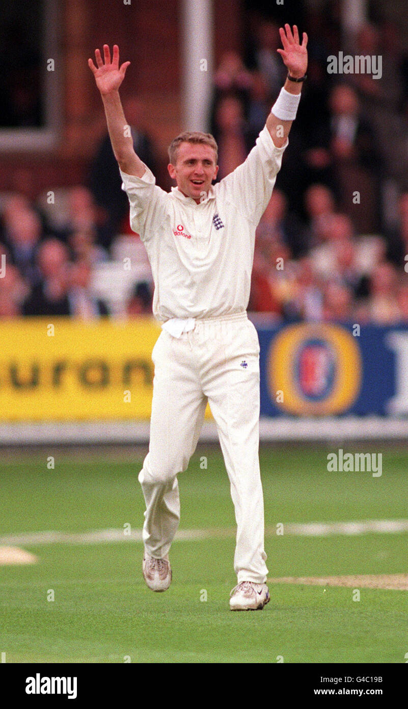 Cricket eng v sa 10 hi-res stock photography and images - Alamy