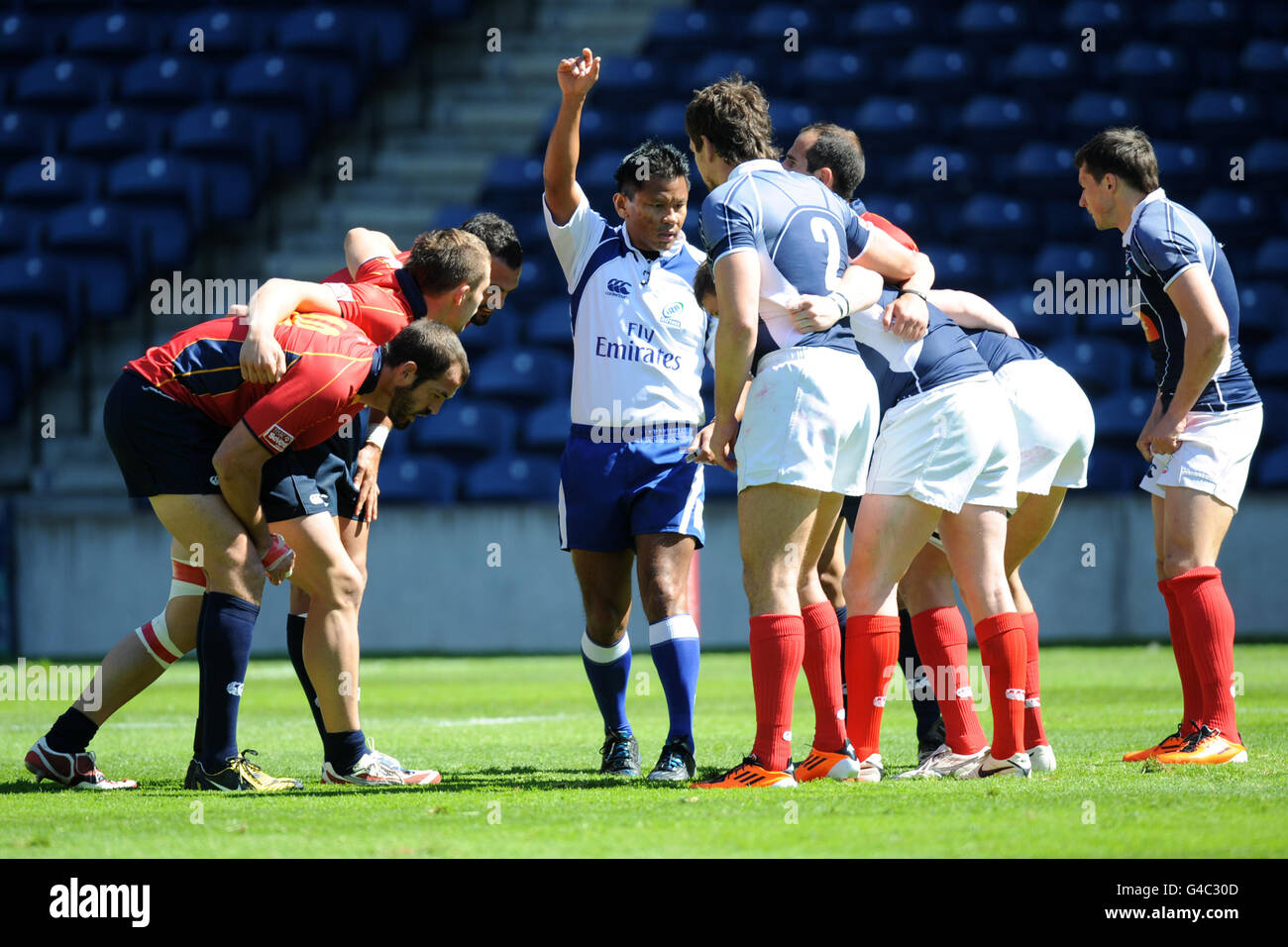 Rugby sevens scrum hi-res stock photography and images - Alamy