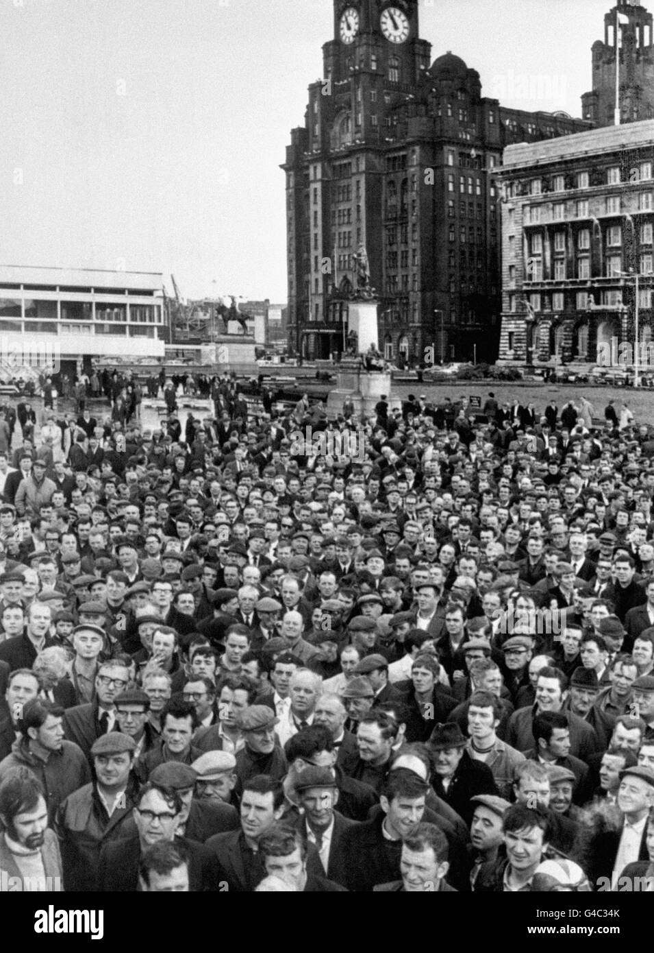 Liverpool 1970s hi-res stock photography and images - Alamy