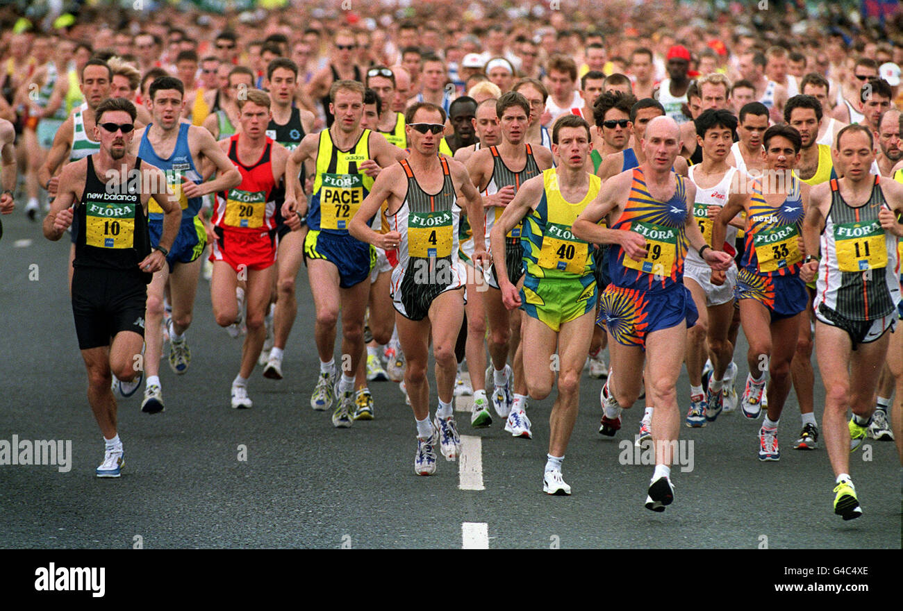 Marathon runners start their 26-mile journey from Blackheath, today ...