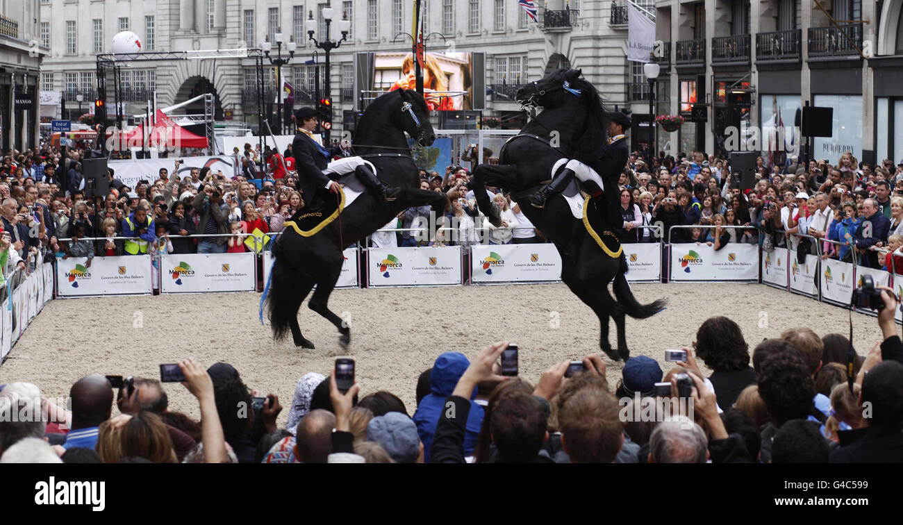 Menorca festival dancing hi-res stock photography and images - Alamy
