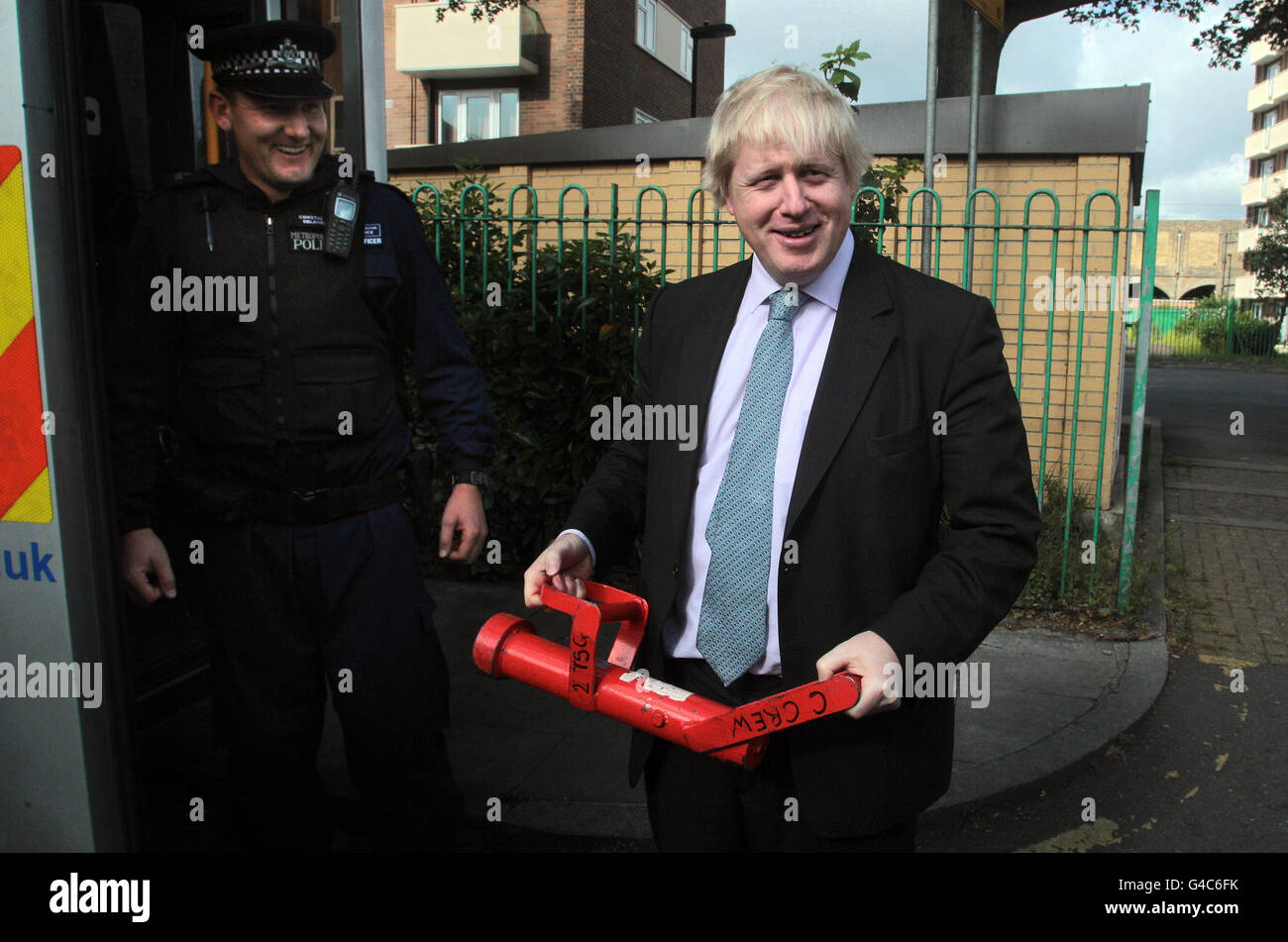 Police battering ram hi-res stock photography and images - Alamy