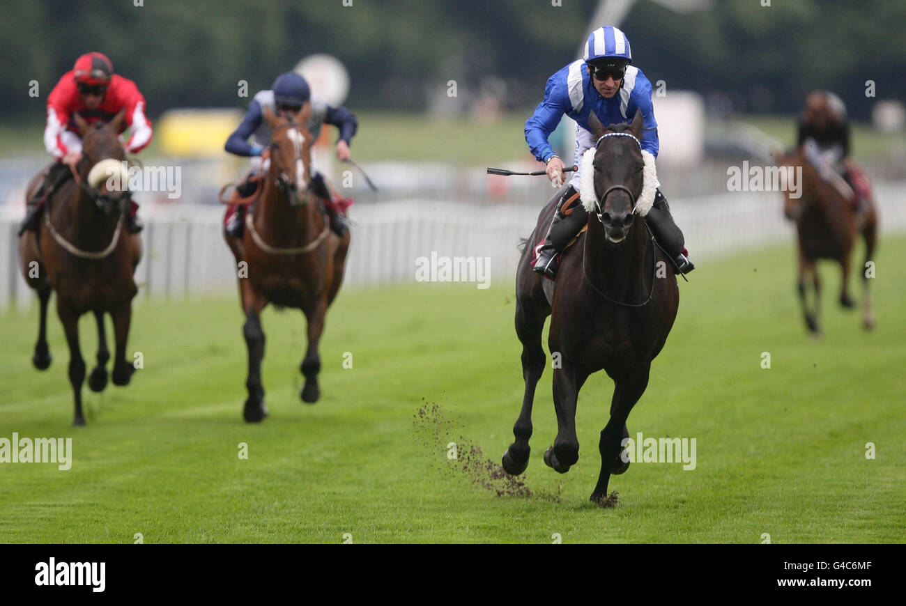 Horse Racing - Haydock Racecourse Stock Photo - Alamy