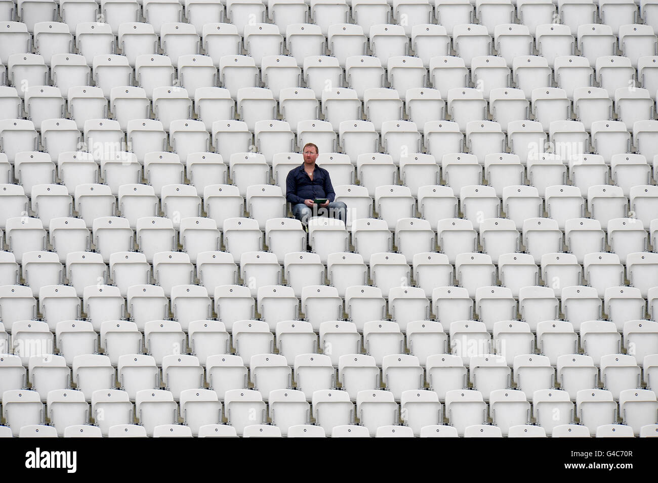 Lone fan stands hi-res stock photography and images - Alamy