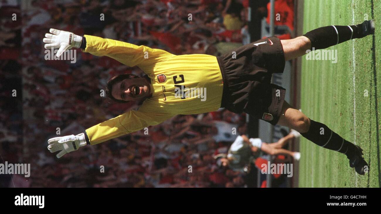 Arsenal goalkeeper David Seaman celebrates following Arsenal's 2-0 ...