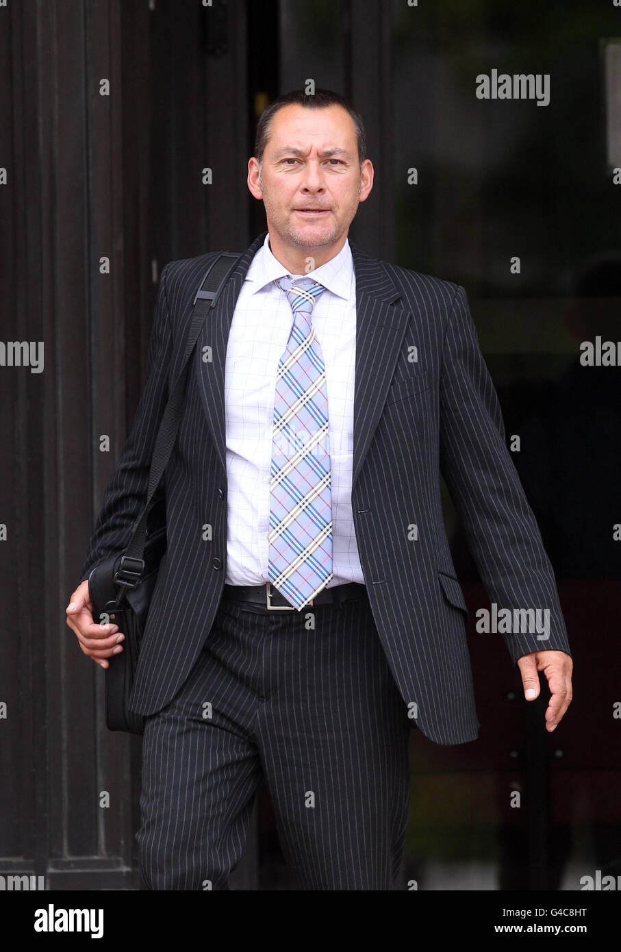 Simon dykes leaves guildford crown court hi-res stock photography and ...
