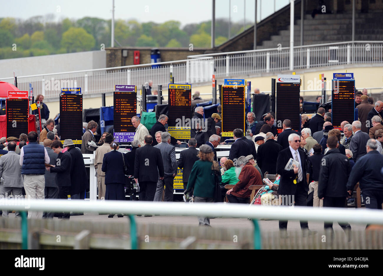 Horse Racing - The Craven Meeting - Day One - Newmarket Racecourse ...