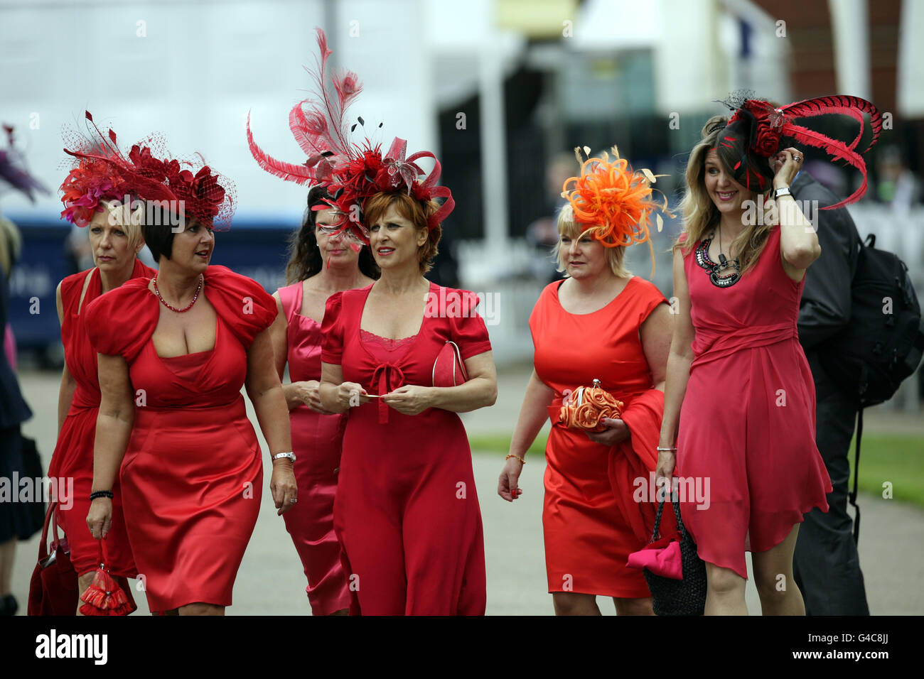 Female racegoers on day two royal ascot meeting ascot racecourse hi-res ...
