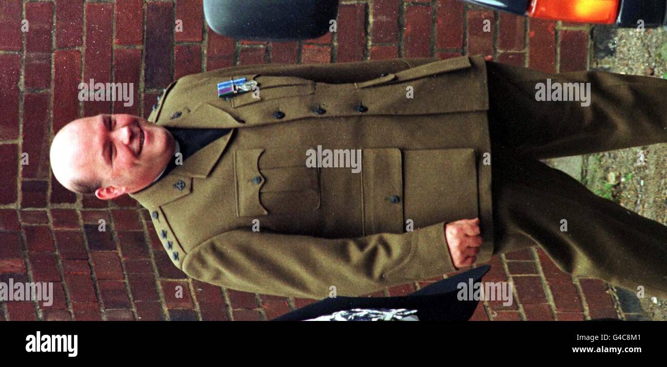 Army chaplain captain richard landall hi-res stock photography and ...