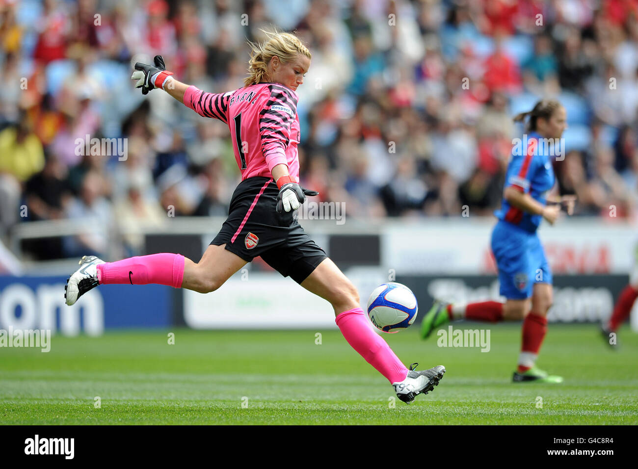 Emma byrne arsenal cup hi-res stock photography and images - Alamy