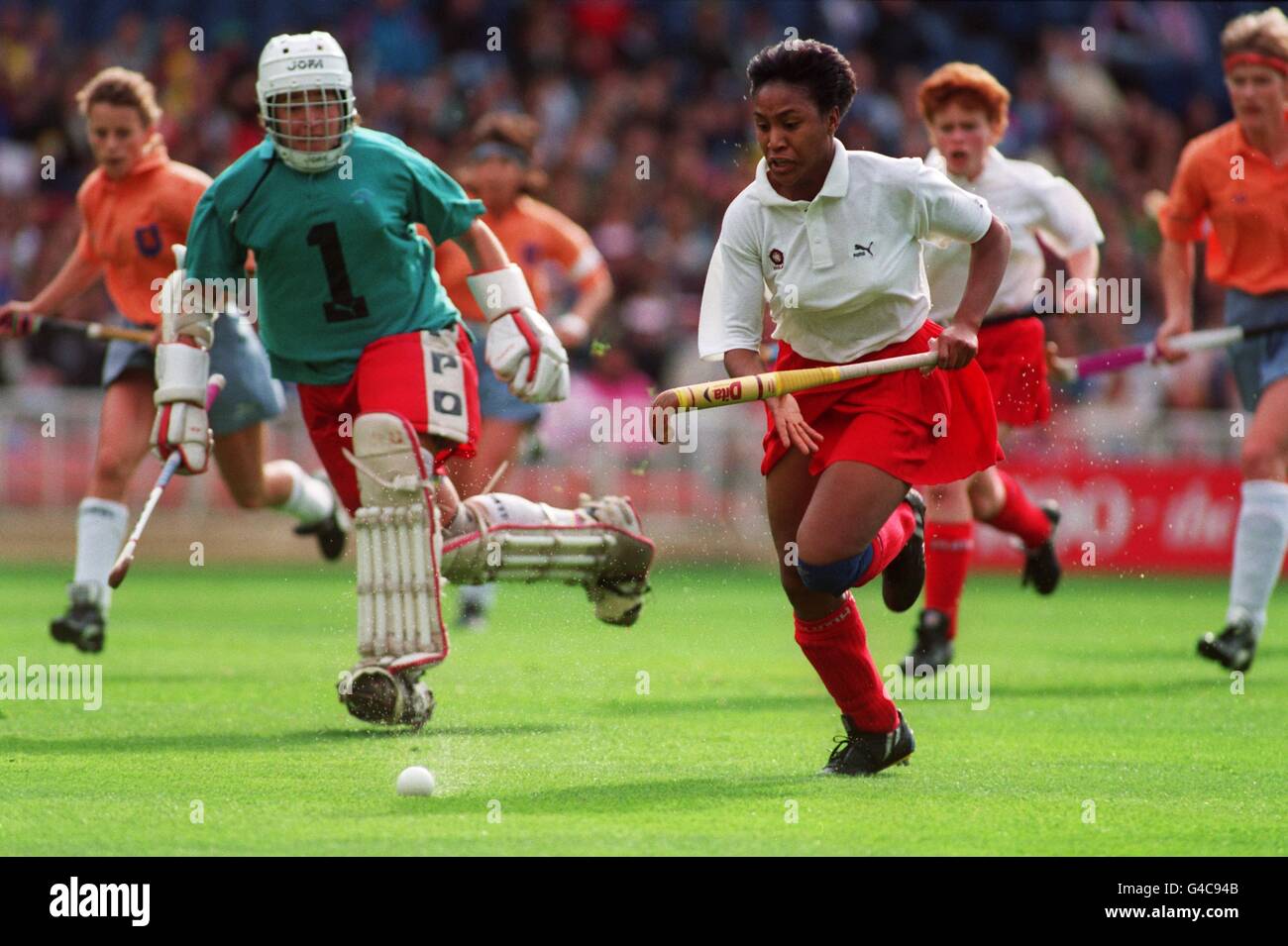 Joan lewis hi-res stock photography and images - Alamy