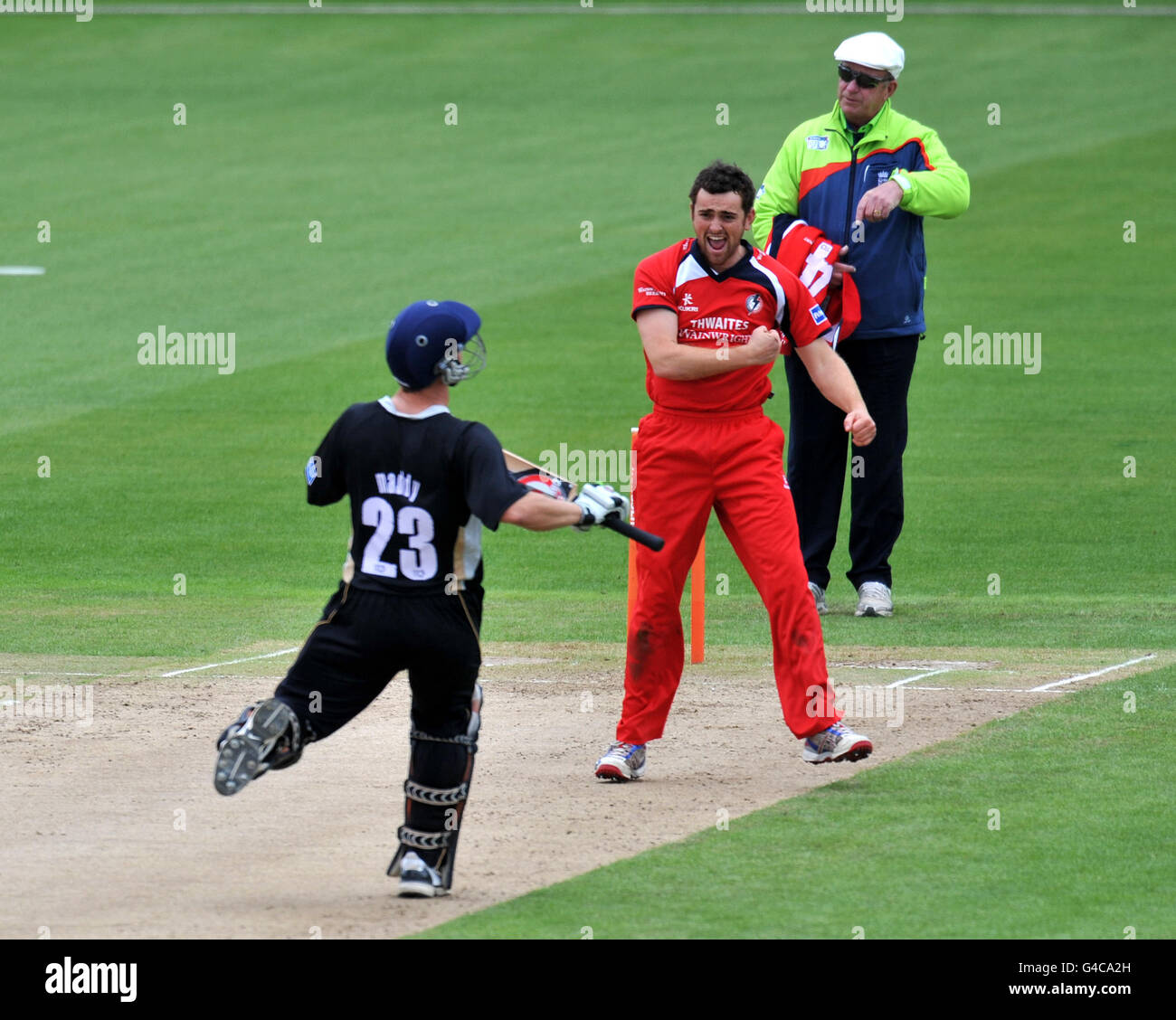 Lancashire lightnings stephen parry celebrates trapping warwickshire ...