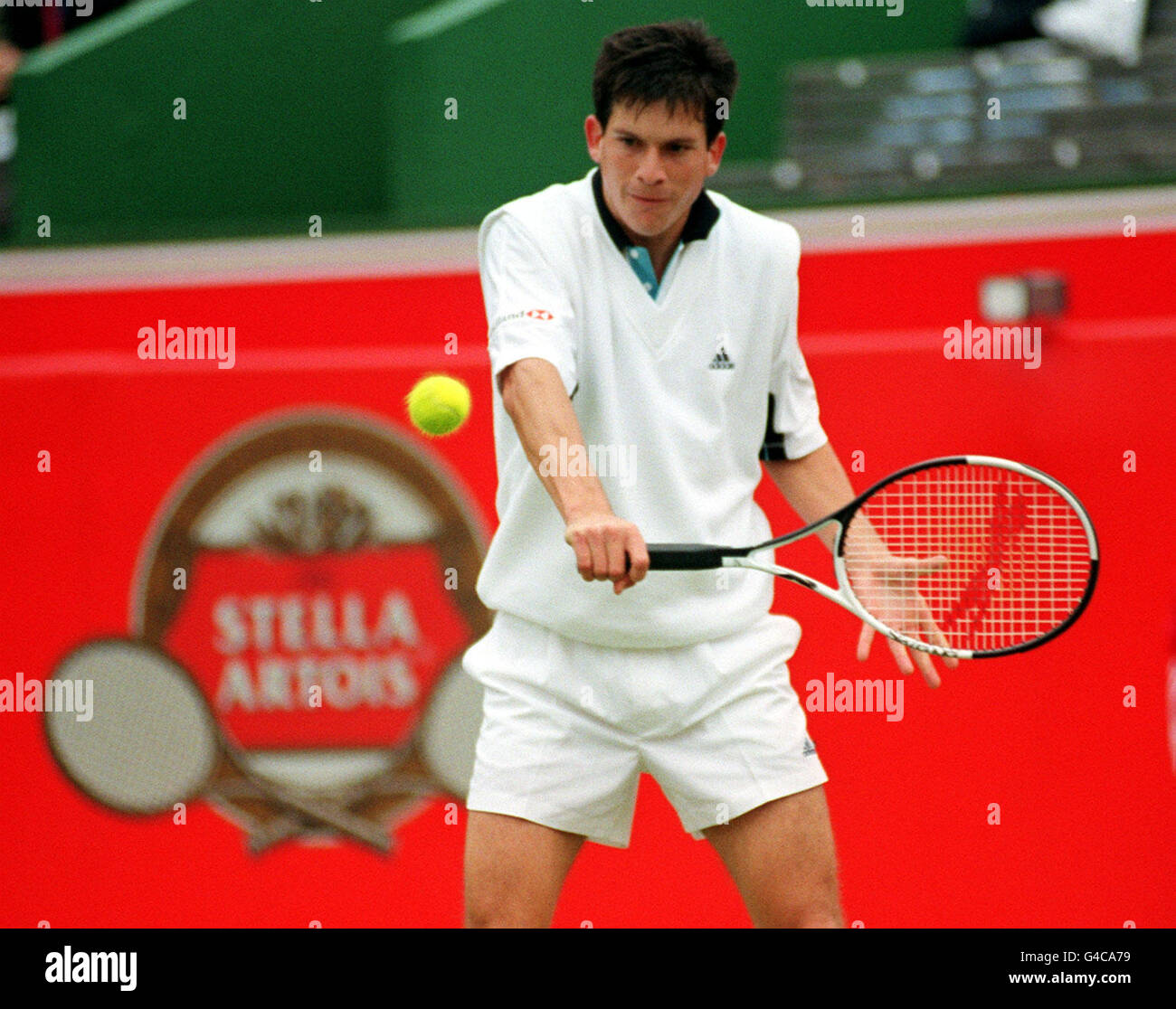 TENNIS Henman action Stock Photo - Alamy