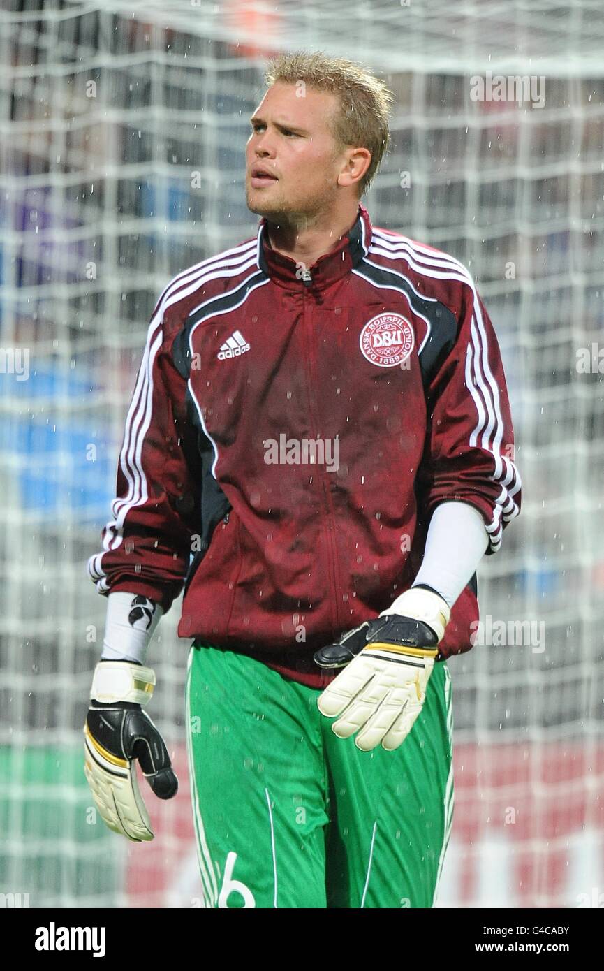 Goalkeeper mikkel andersen hi-res stock photography and images - Alamy