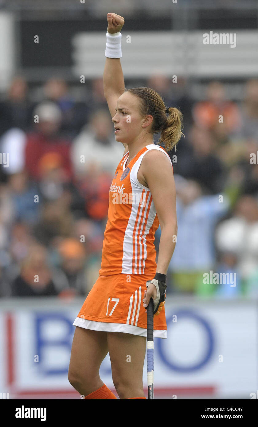 Netherland's Maartje Paumen celebrates the opening goal against ...