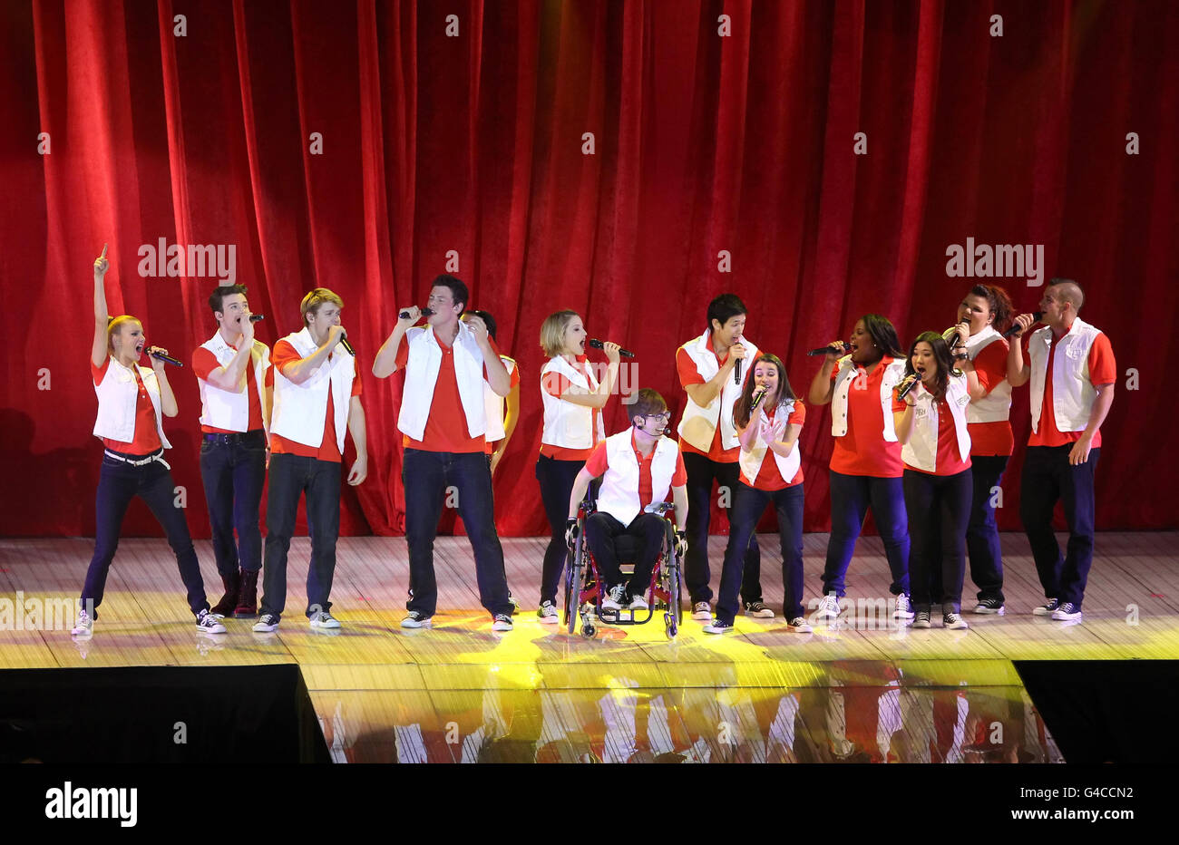 Glee cast hi-res stock photography and images - Alamy