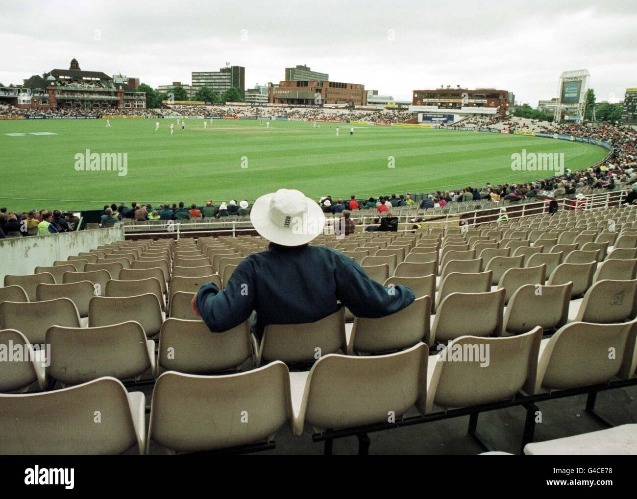 CRICKET Empty seats 2 Stock Photo - Alamy
