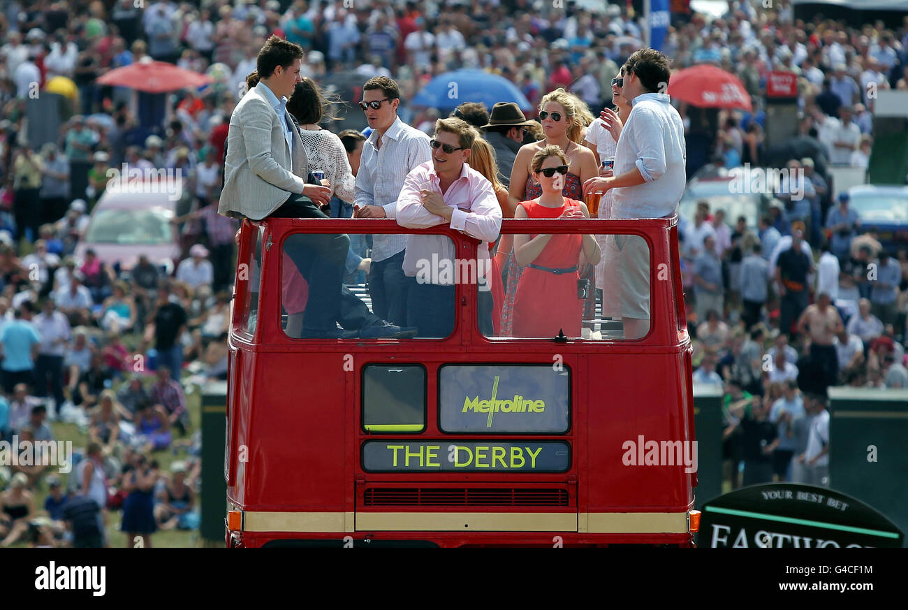 Epsom racecourse buses hi-res stock photography and images - Alamy