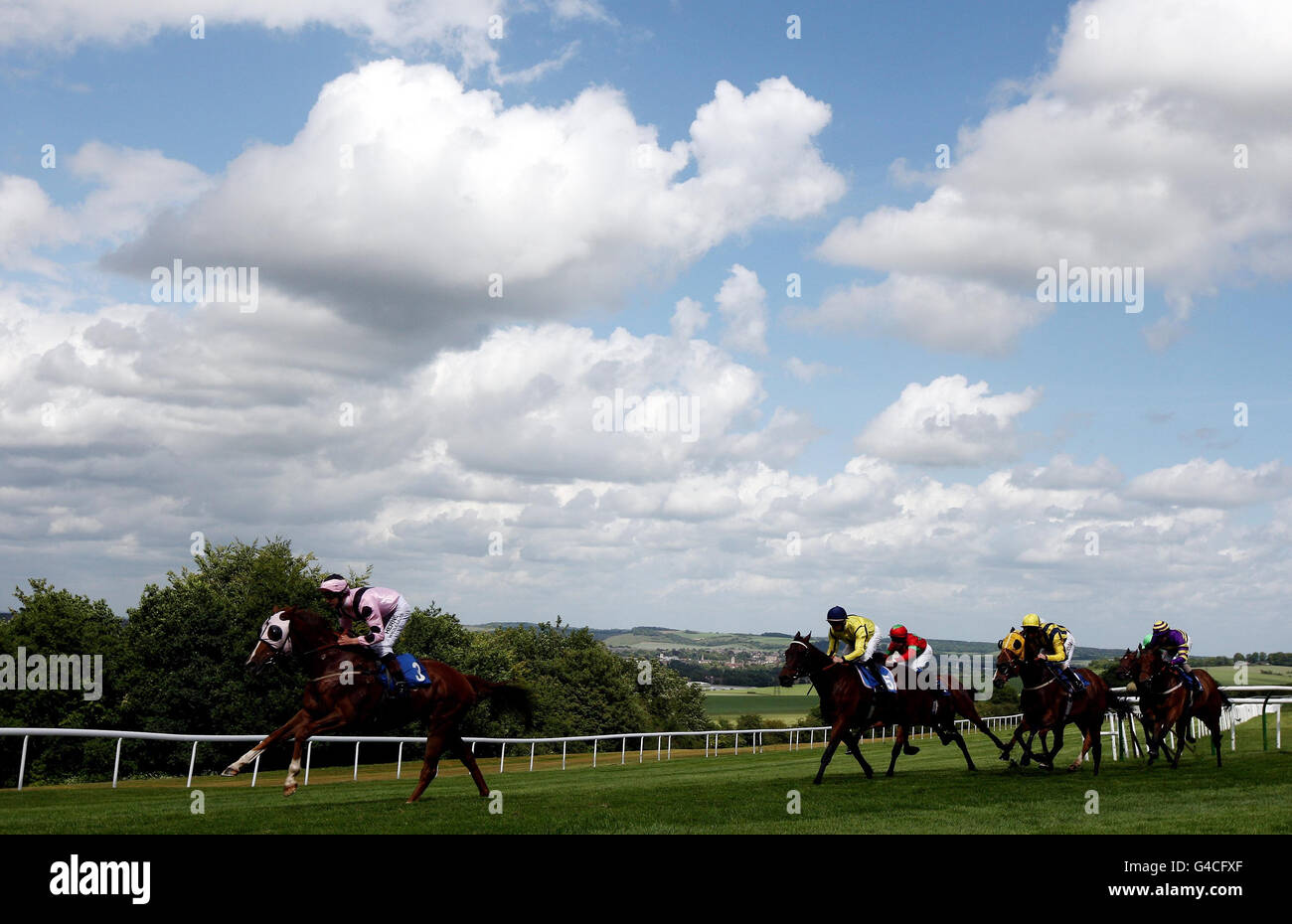 Salisbury racecourse general hi-res stock photography and images - Alamy