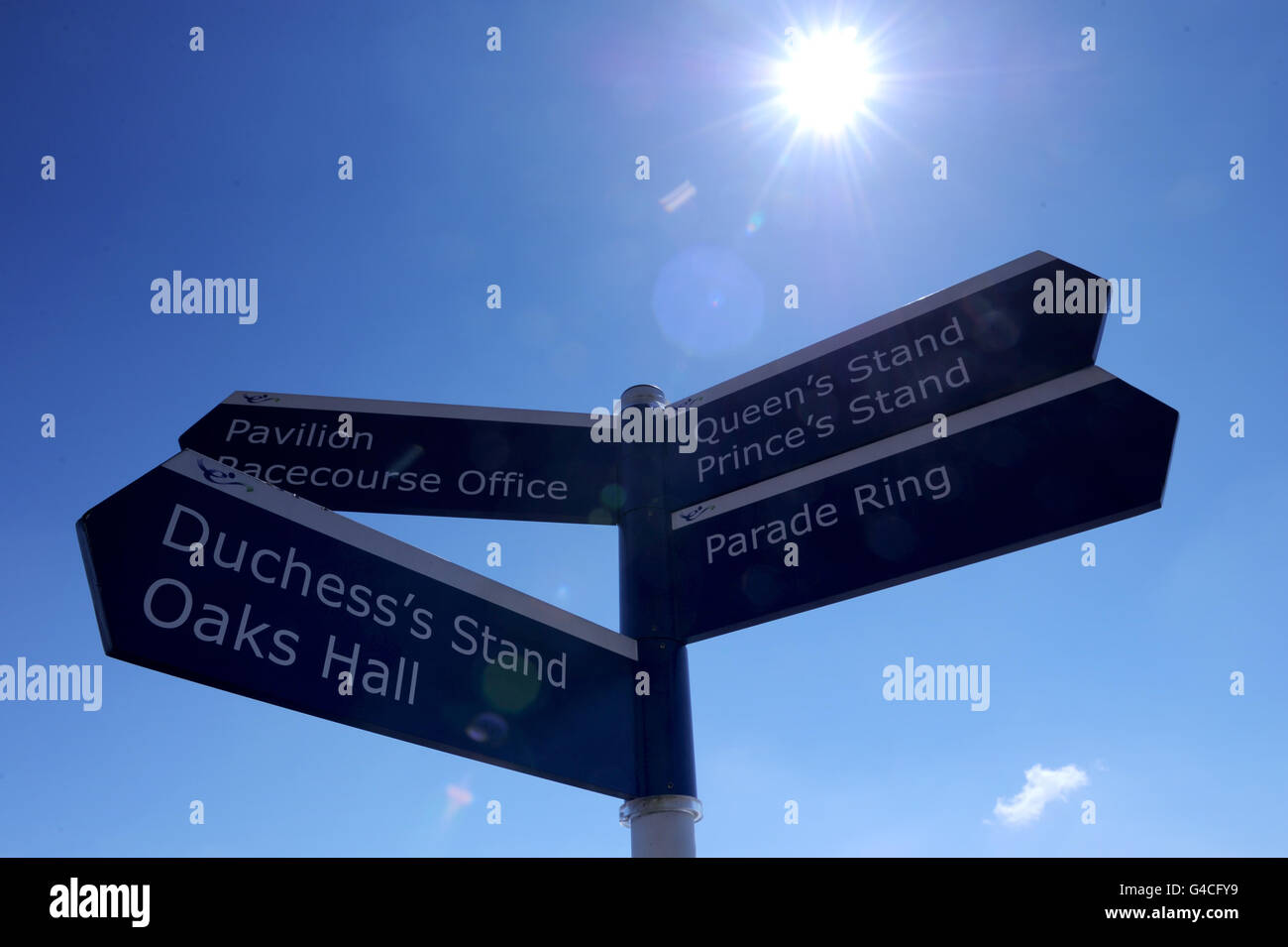 General view queen stand ladies day hi-res stock photography and images ...