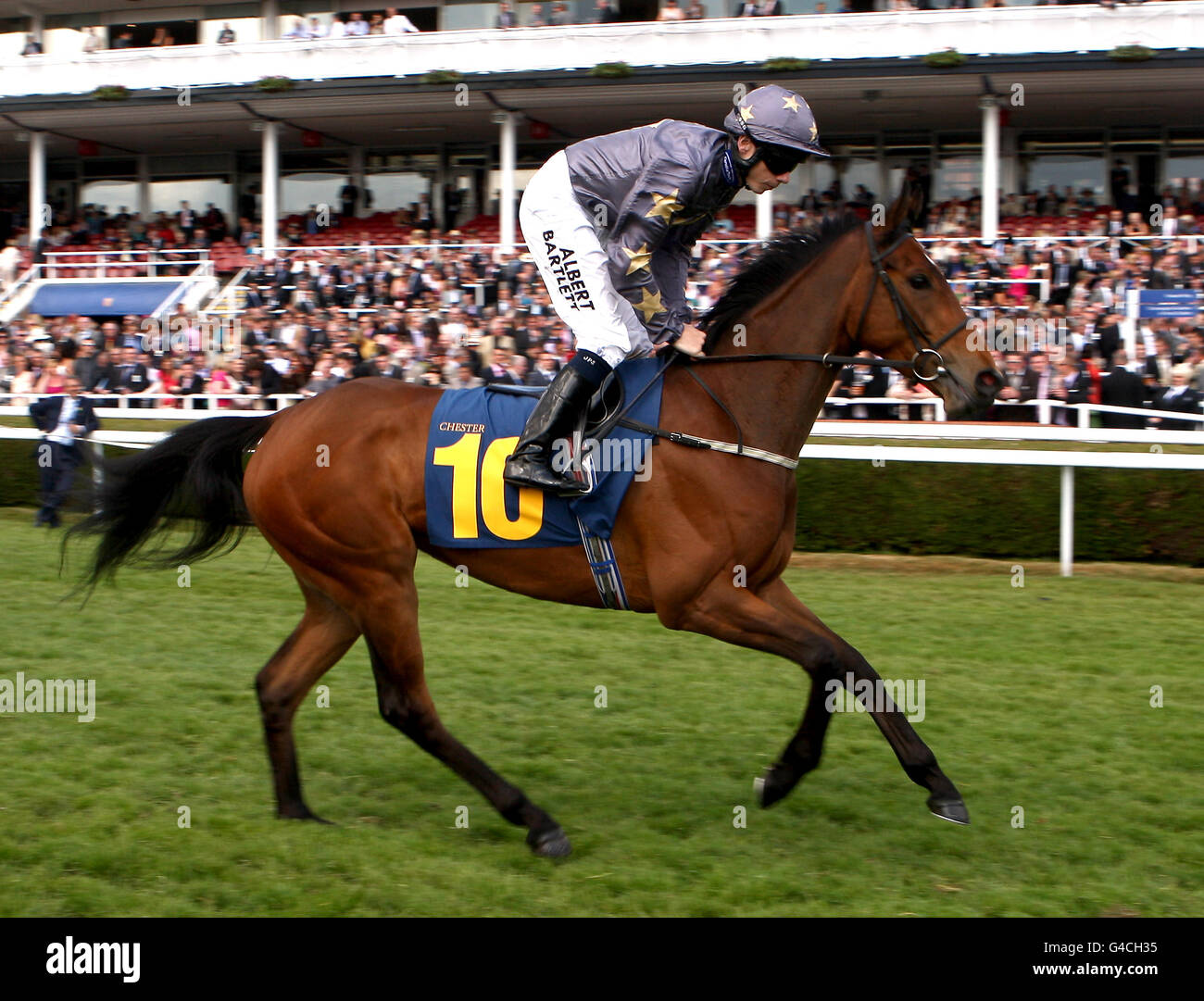 Jockey Jamie Spencer goes to post on Layla Jamil before the ...
