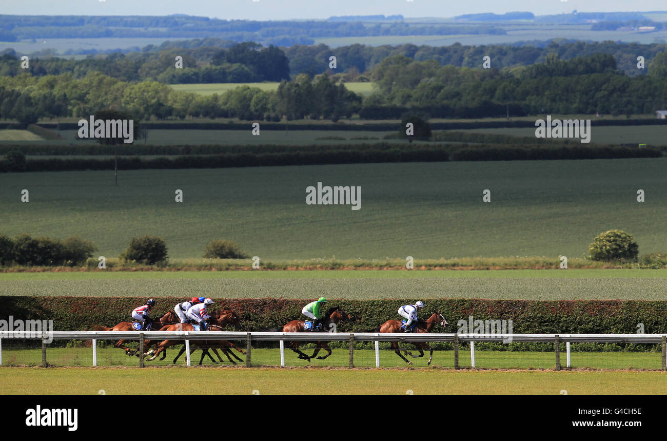 Beverley racecourse hi-res stock photography and images - Alamy