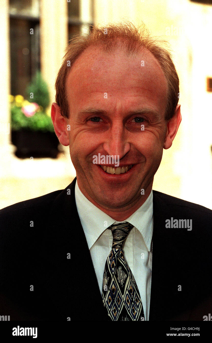 PA NEWS PHOTO 7/5/97 JOHN HEALEY LABOUR MP Stock Photo - Alamy