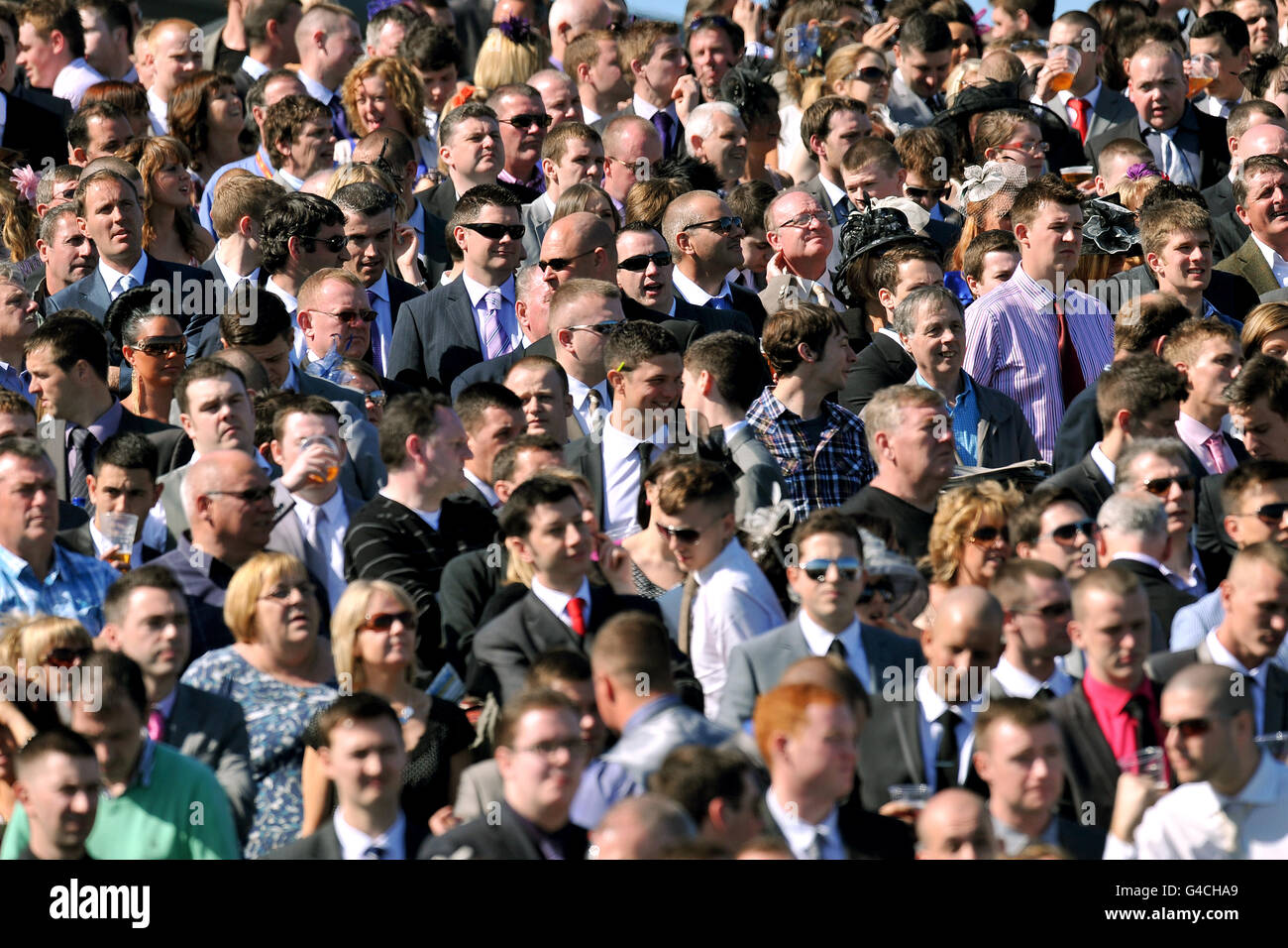 The grand national horse race hi-res stock photography and images - Alamy