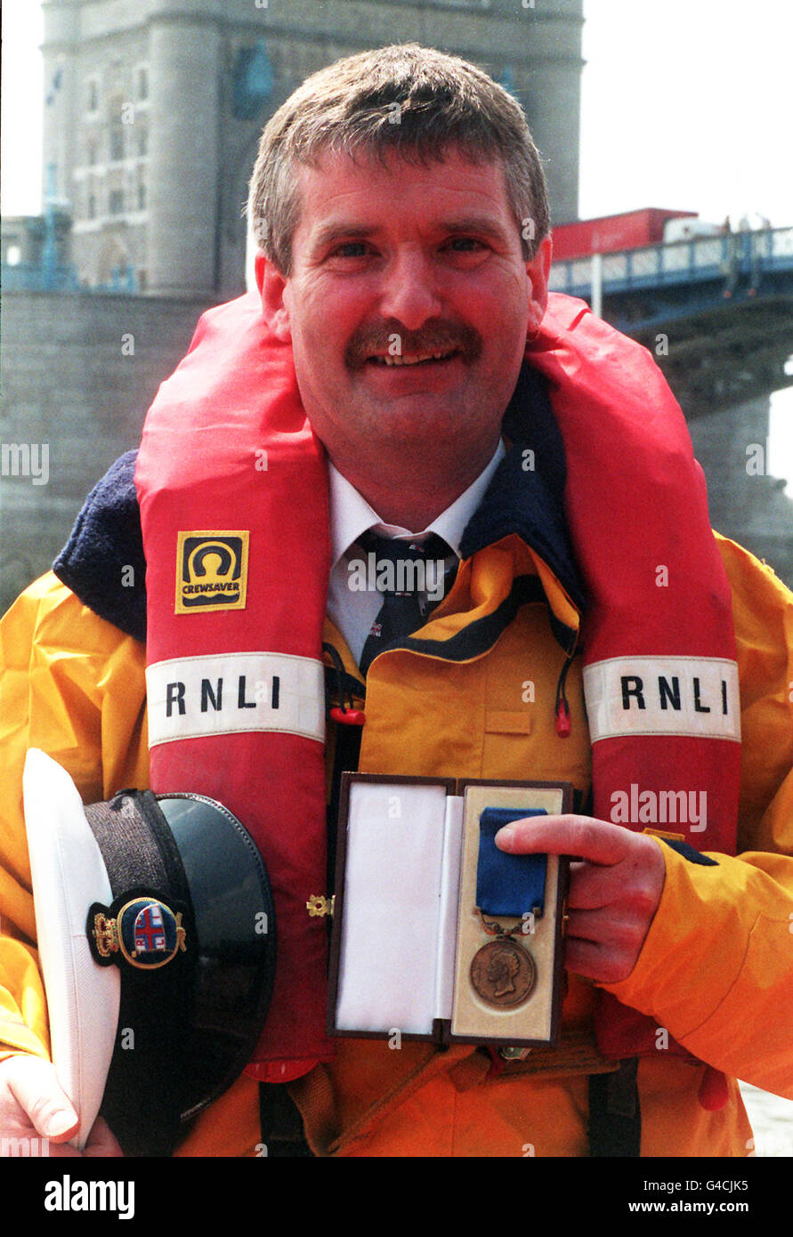 The rnli gold medal hi-res stock photography and images - Alamy