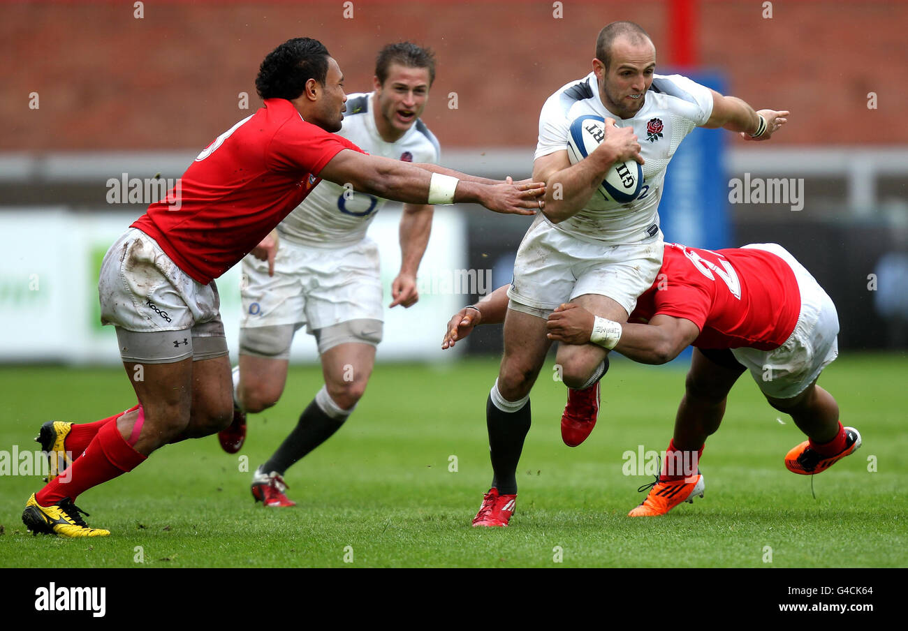 Rugbyu england full length tackling mangsk hi-res stock photography and ...