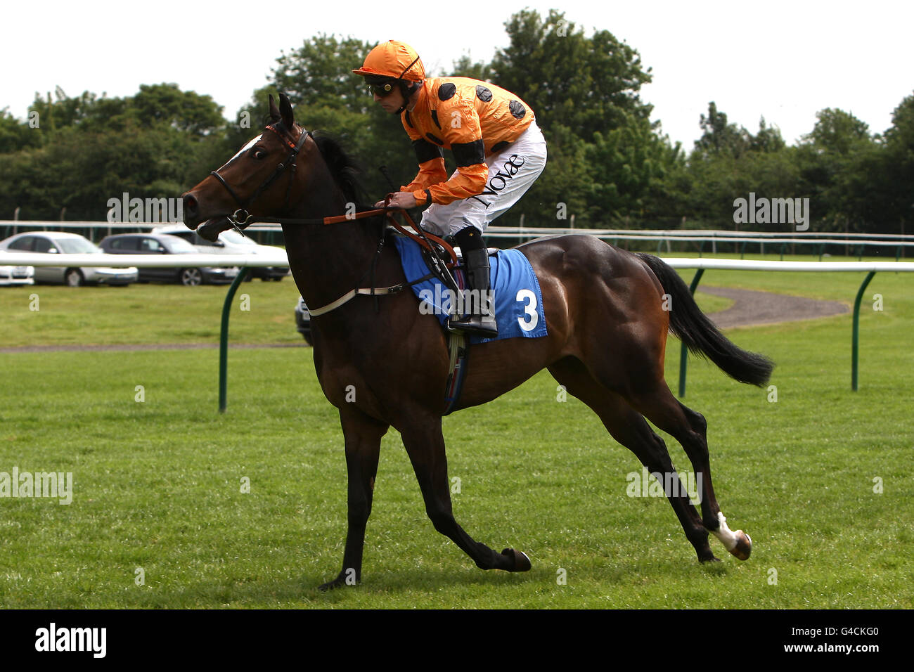 Jockey ted durcan at nottingham racecourse hi-res stock photography and ...