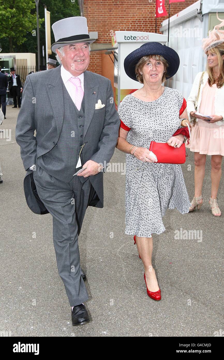 Comedian Jimmy Tarbuck and wife Pauline arrive at Ascot during Day Two ...