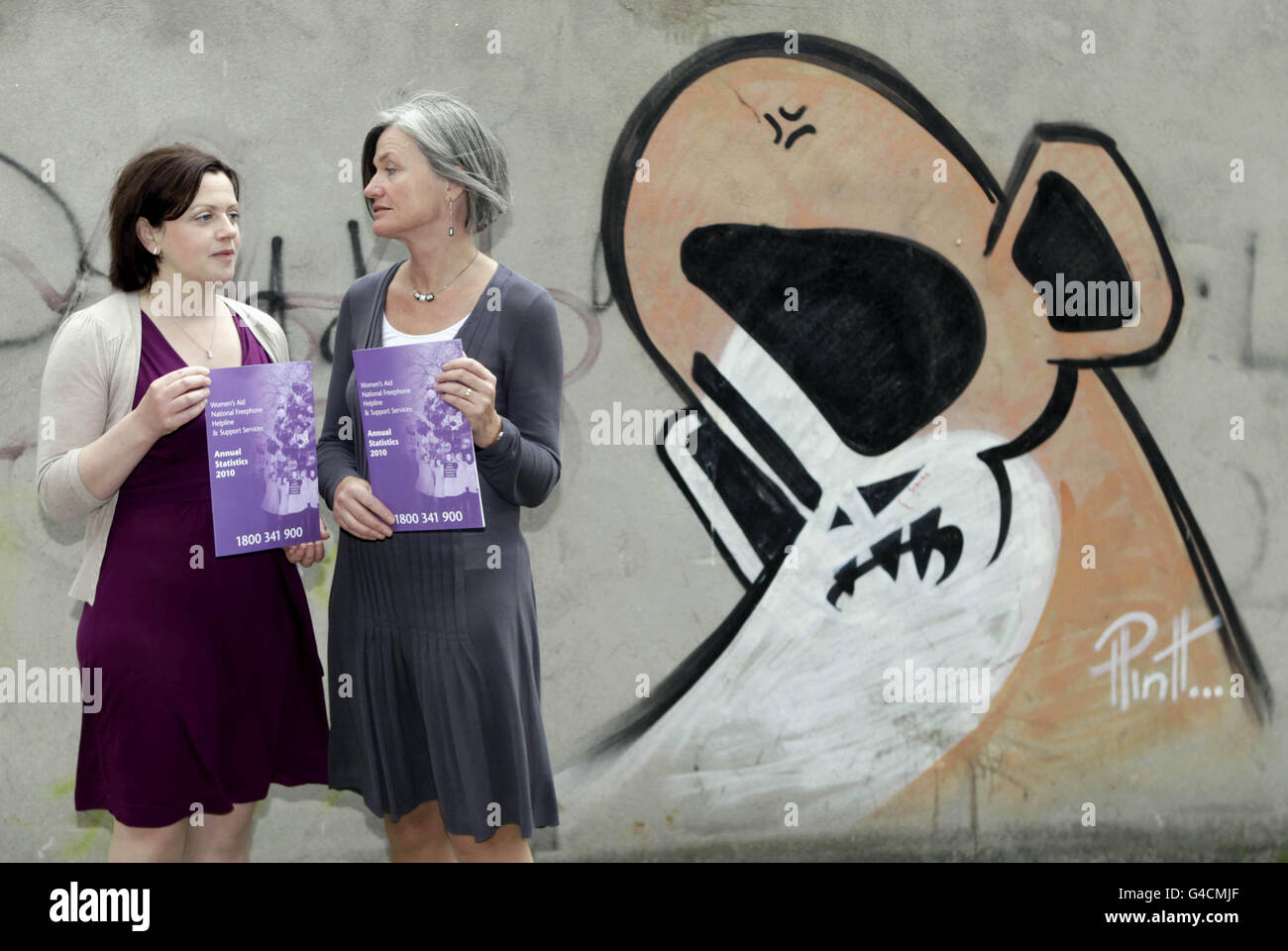 Domestic violence report Stock Photo - Alamy