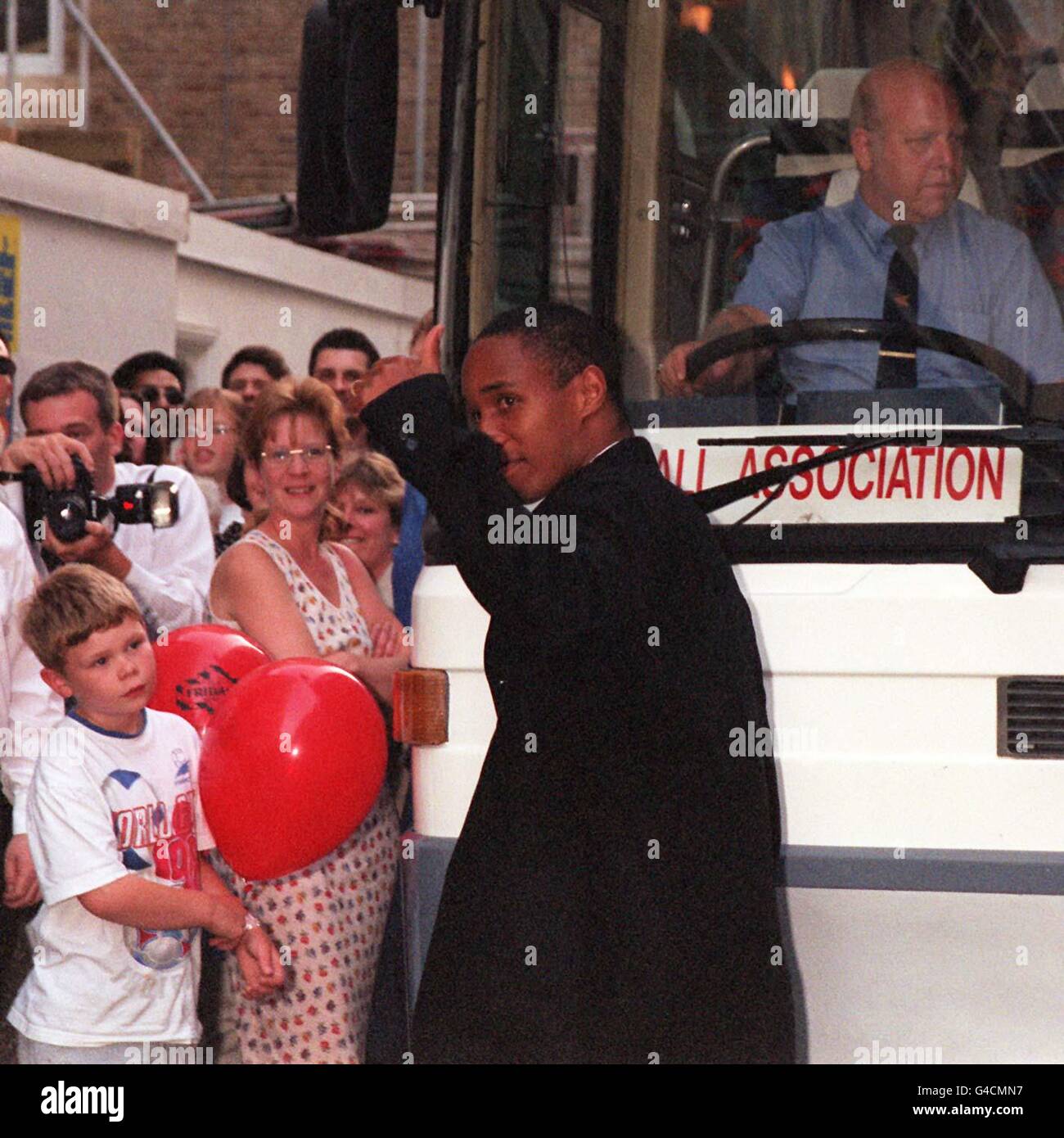 Paul ince england team photo hi-res stock photography and images - Alamy