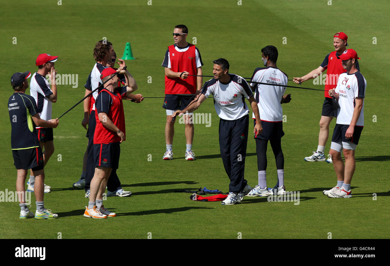Sport cricket players stretching hi-res stock photography and images ...
