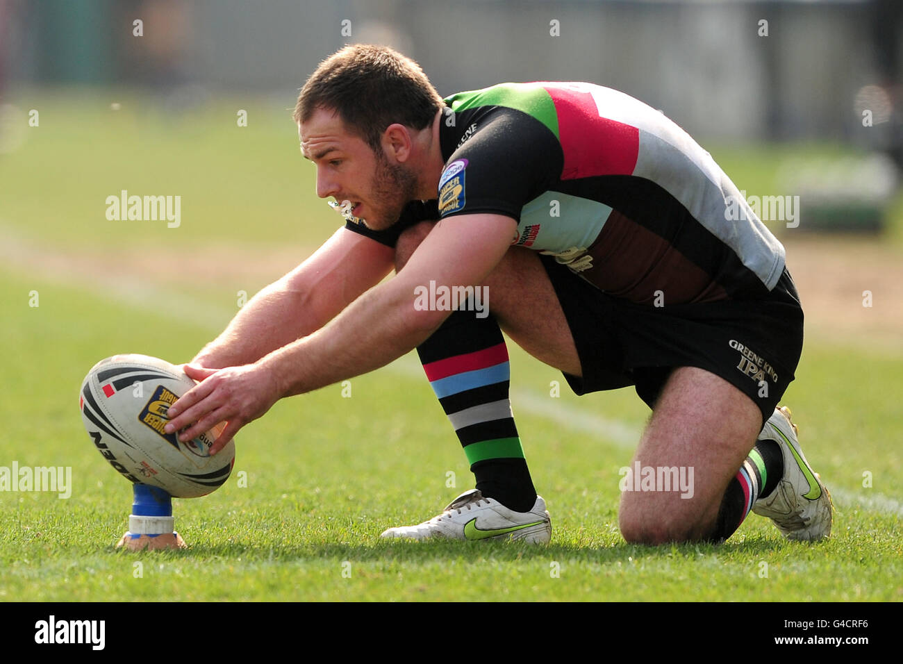 Harlequins rls luke gale lines up a penalty kick hi-res stock ...