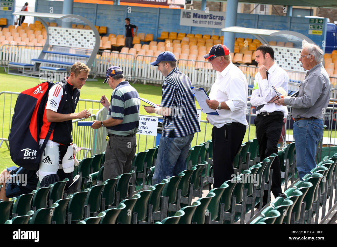 Sport cricket autograph hi-res stock photography and images - Alamy