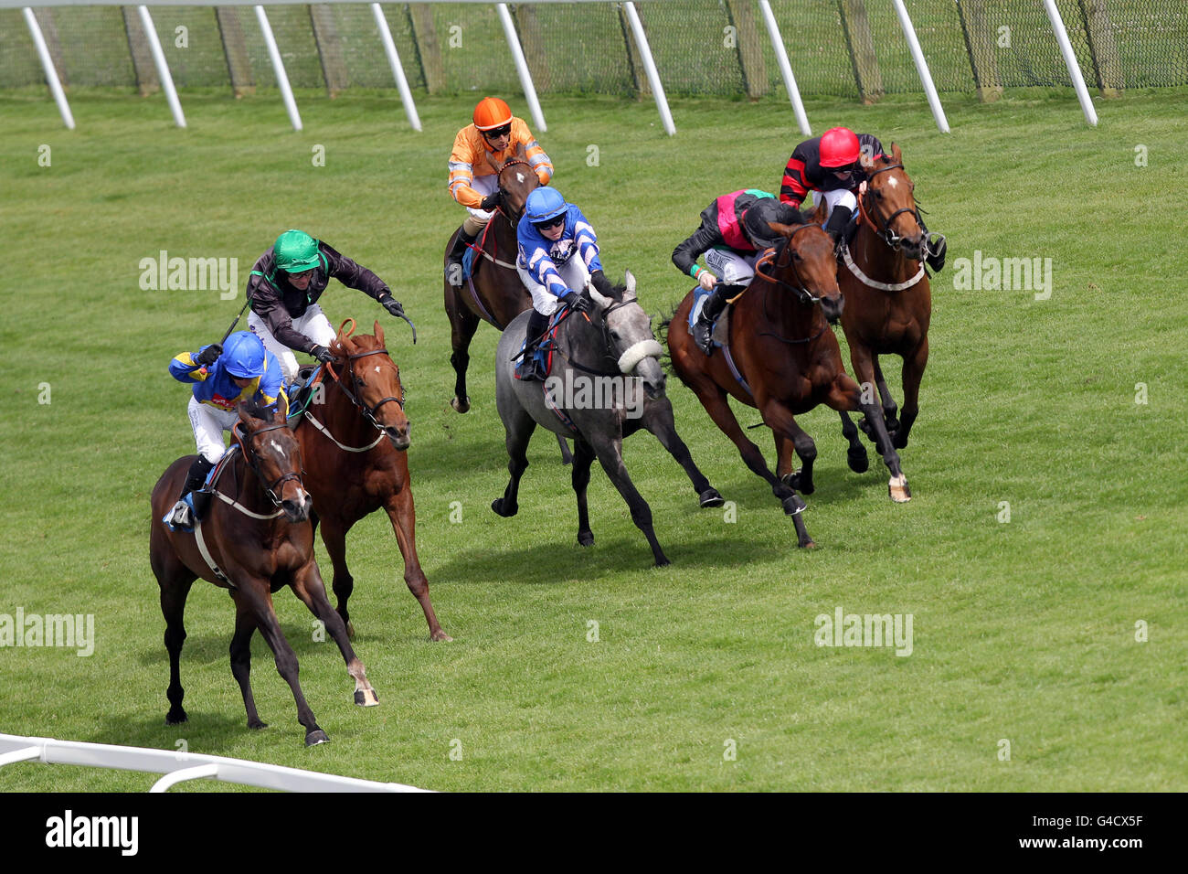Horse race finishing post hi-res stock photography and images - Alamy