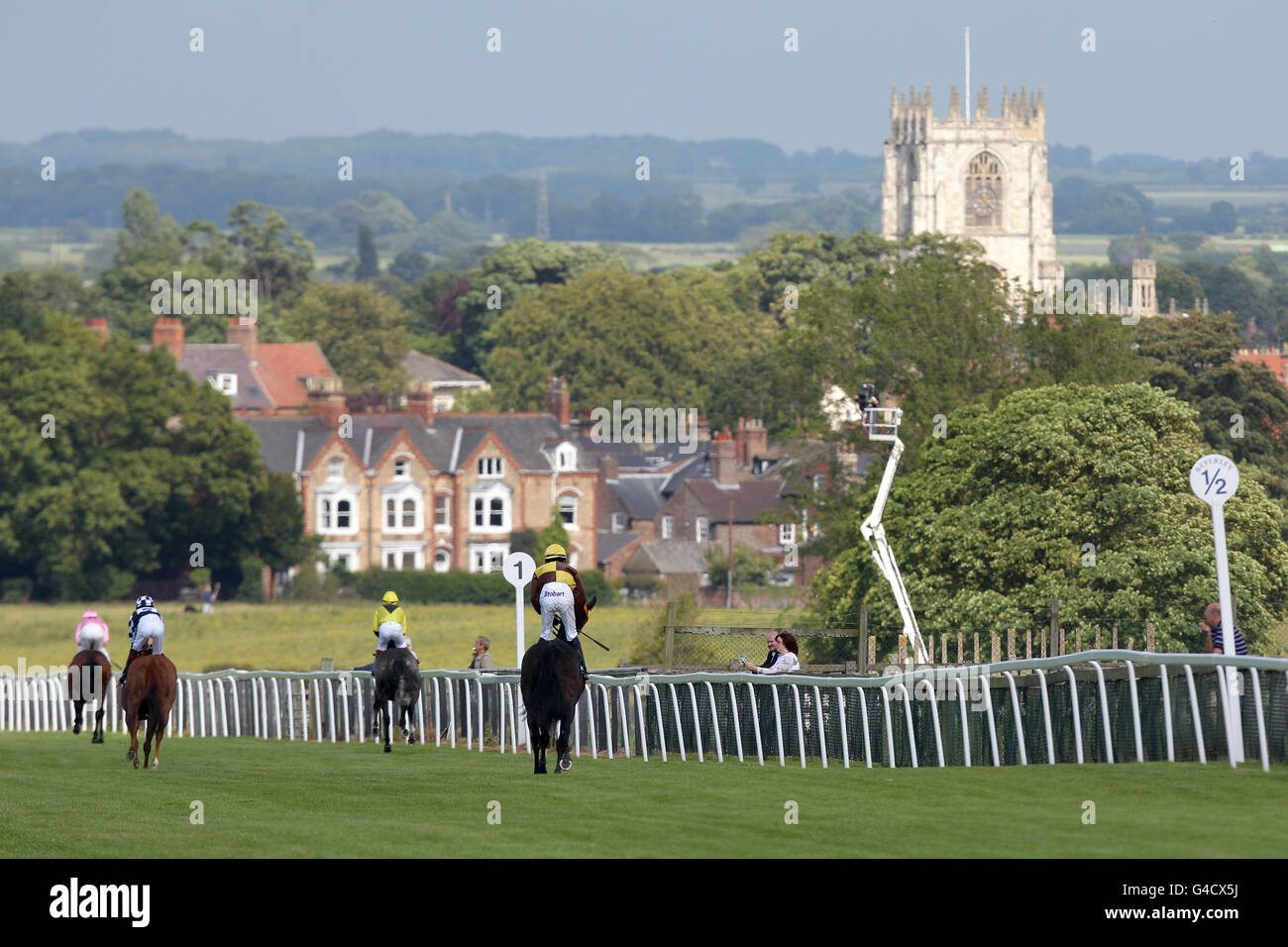 Horse Racing - Ninth Race Meeting - Beverley Racecourse Stock Photo - Alamy