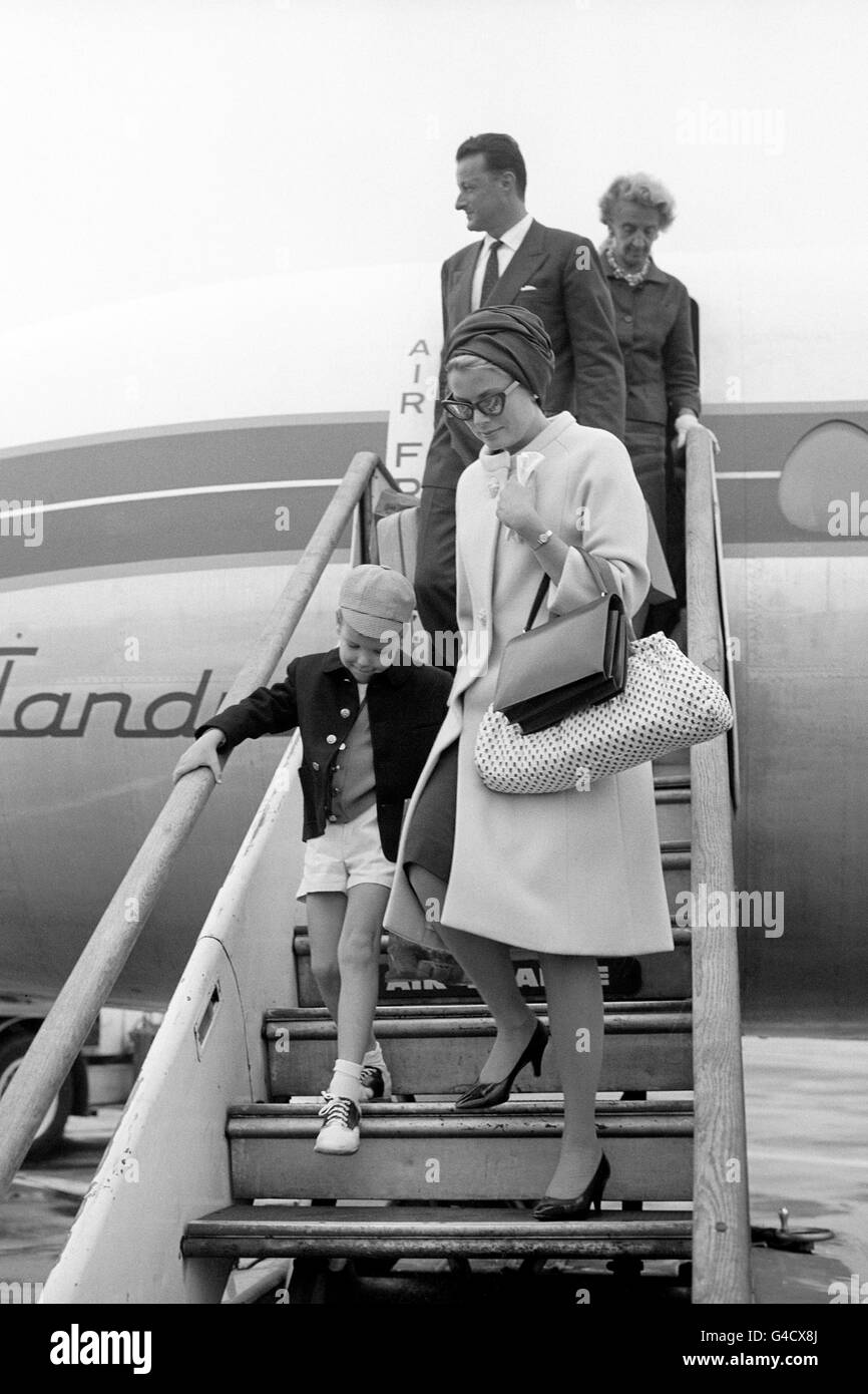 Grace kelly full length hi-res stock photography and images - Alamy