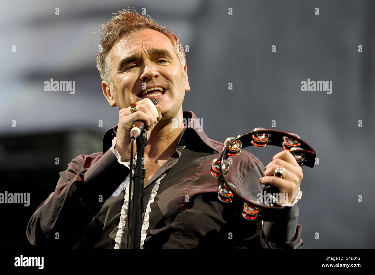 Morrissey performs on pyramid stage glastonbury music festival worthy ...
