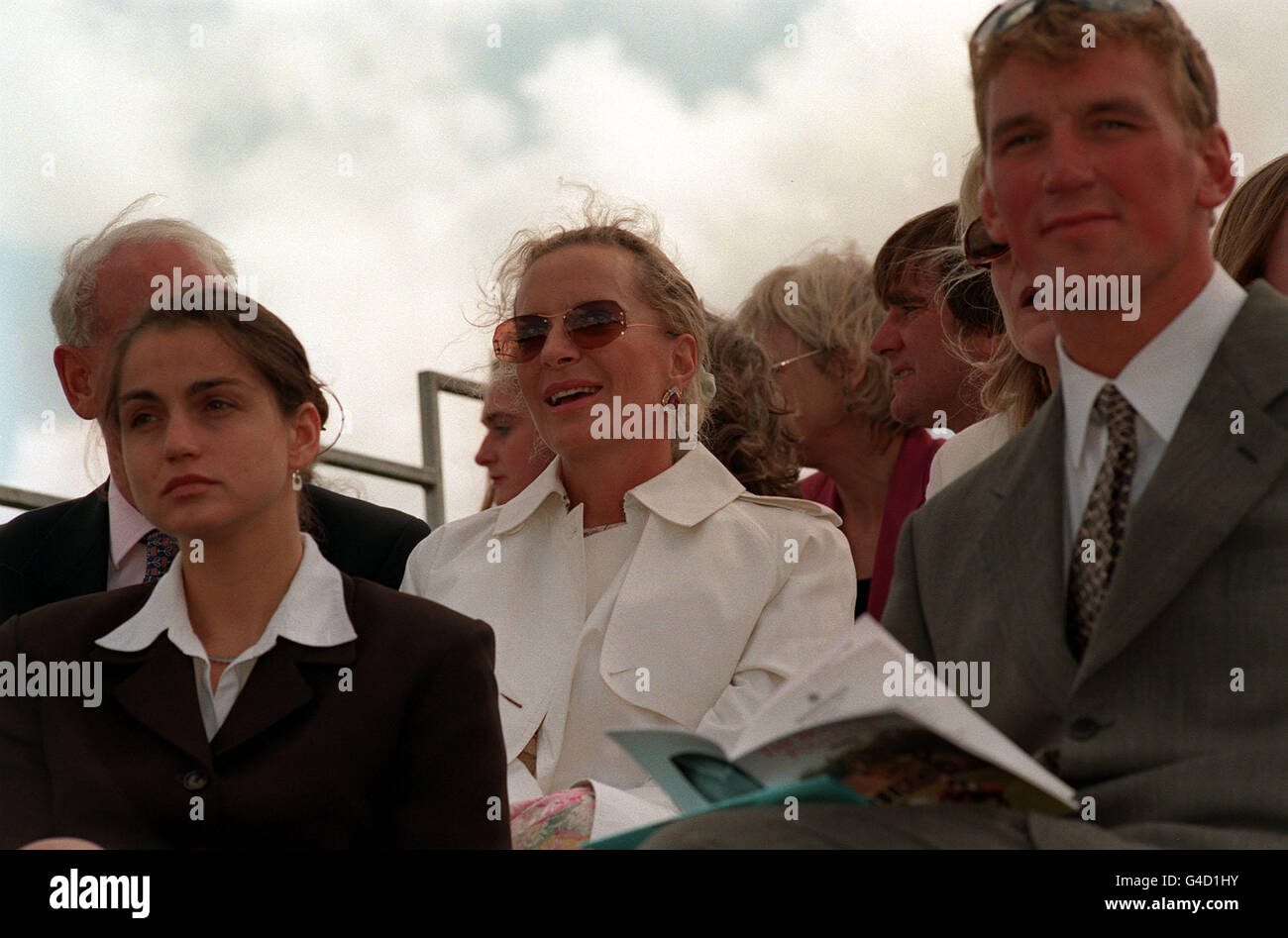 PA NEWS PHOTO 27/6/98 OLYMPIC ROWING CHAMPION MATTHEW PINSENT WITH HIS ...