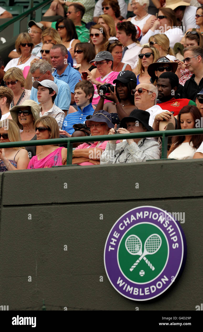 Wimbledon tennis sign general hi-res stock photography and images - Alamy