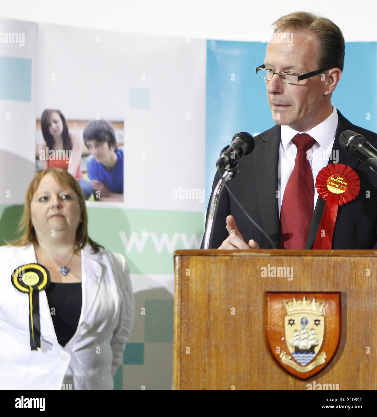 Labour candidate iain mckenzie right hi-res stock photography and ...