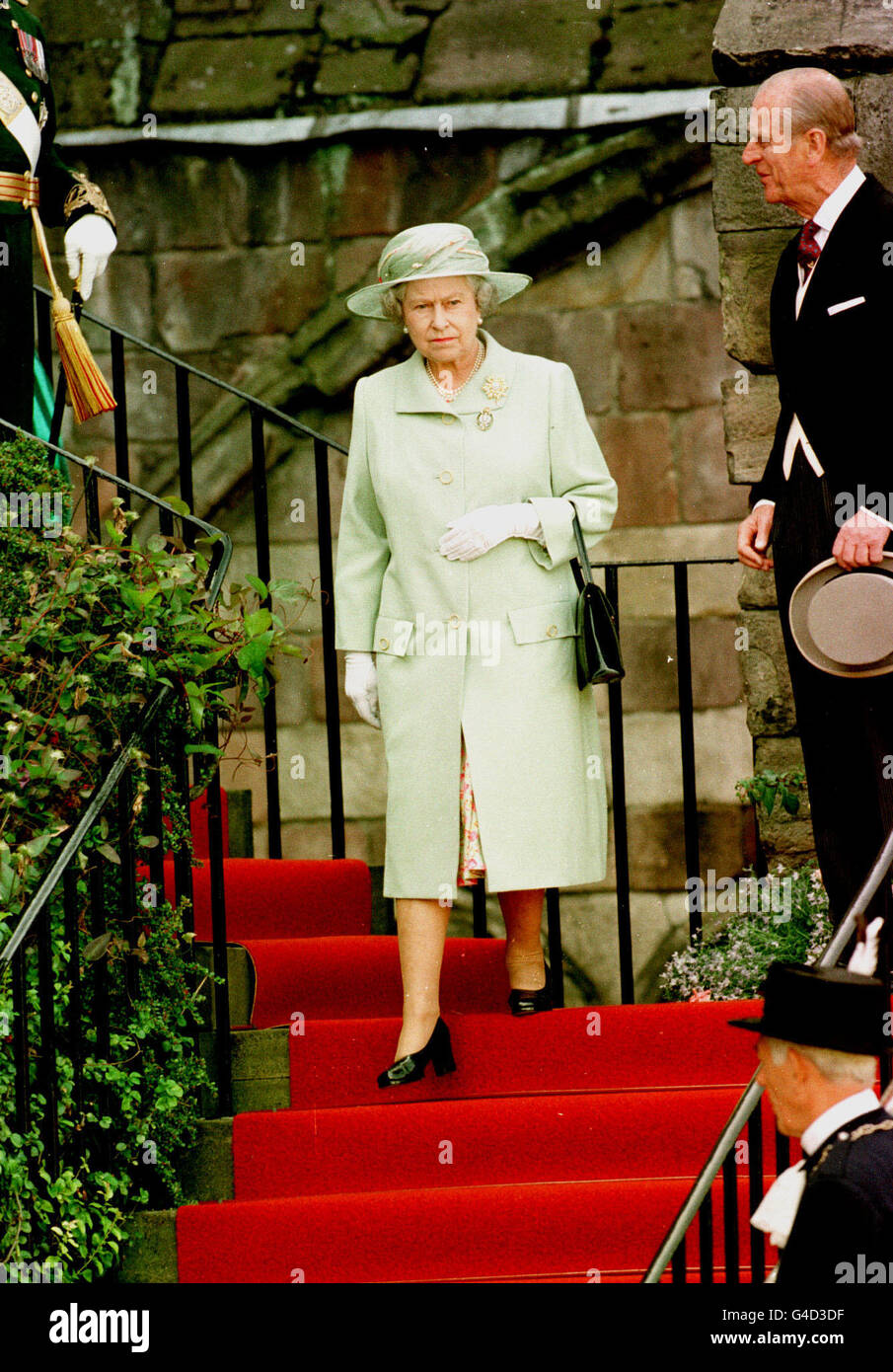 PA NEWS 2/7/98 HER MAJESTY THE QUEEN AND HIS ROYAL HIGHNESS THE DUKE OF ...