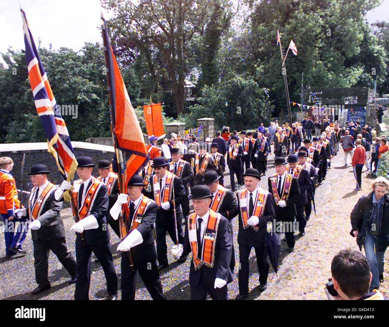 Marching down garvaghy road drumcree church today monday hi-res stock ...